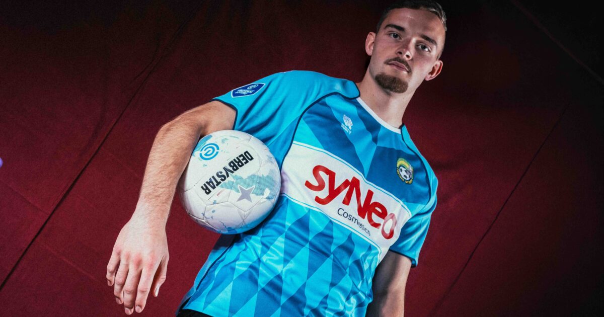 Fortuna lanceert derde tenue met retro- | Fortunasittard.nl